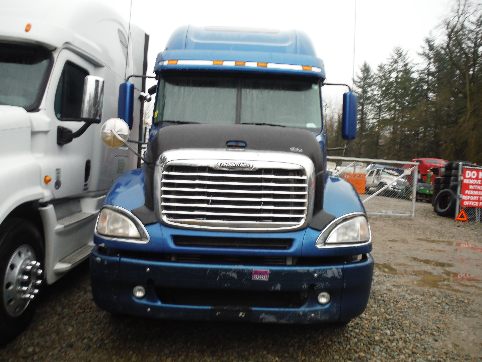 F147 - Freightliner Columbia 2008 | Payless Truck Parts