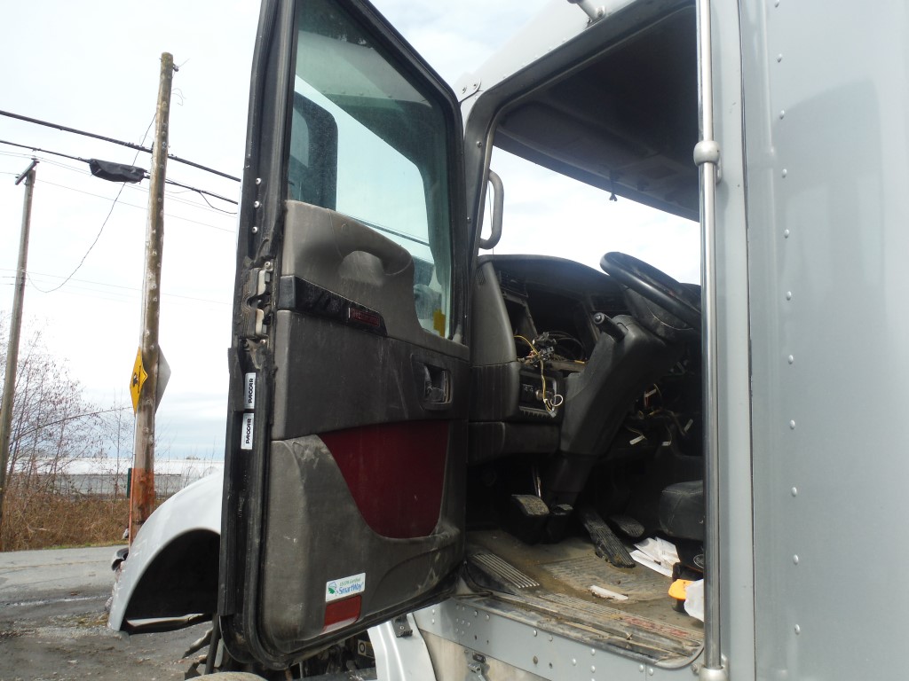 K156 - 2012 Kenworth T660 | Payless Truck Parts