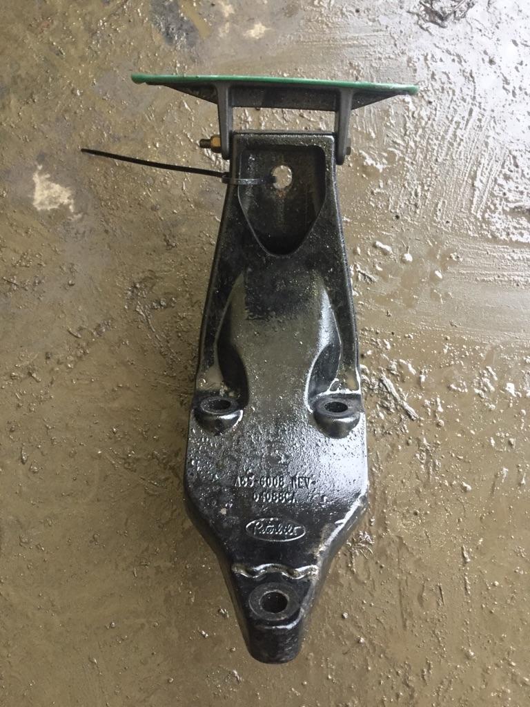 Peterbilt Brackets, Misc. | Payless Truck Parts