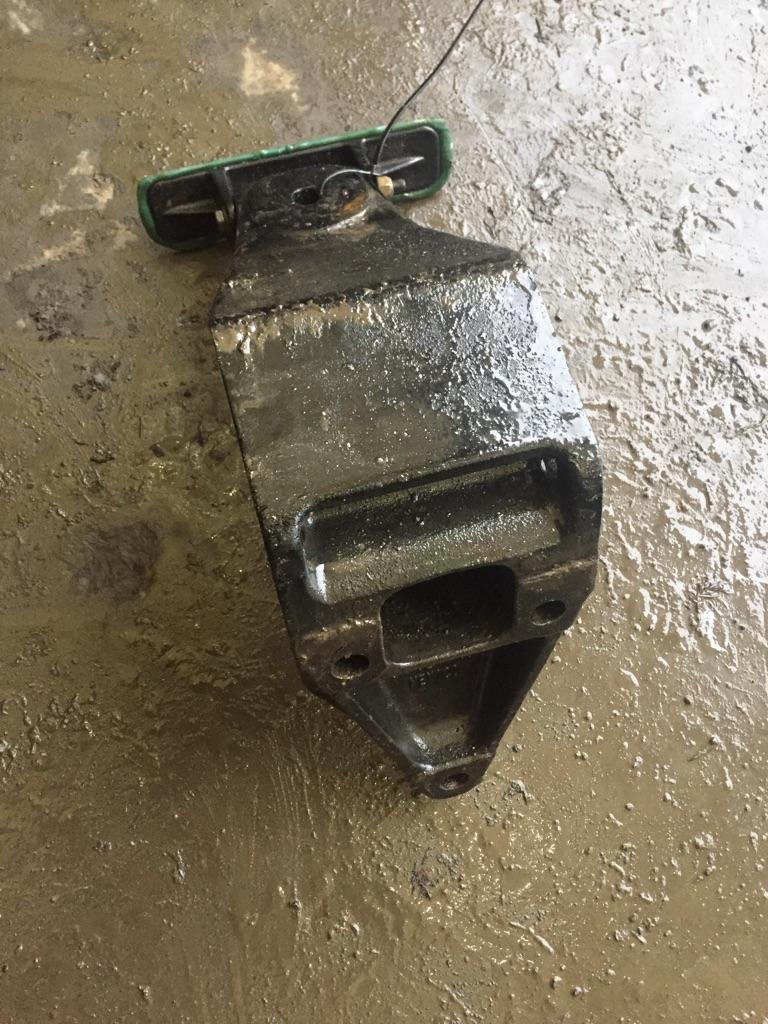 Peterbilt Brackets, Misc. | Payless Truck Parts