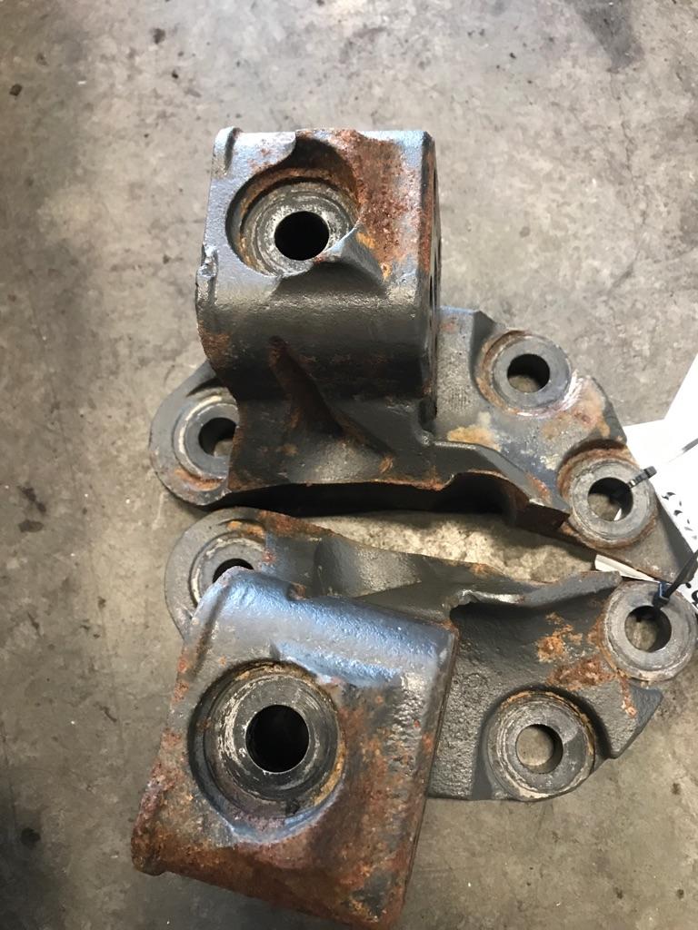 Paccar Engine Mounts | Payless Truck Parts