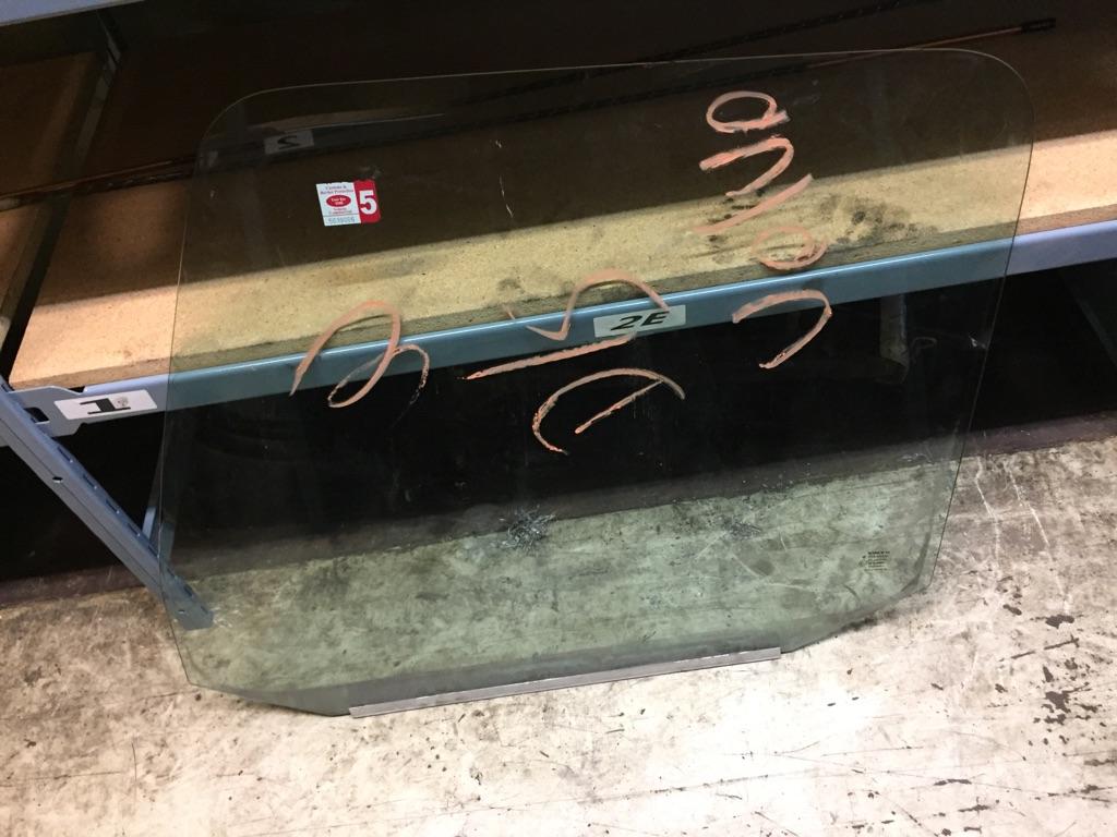 Volvo Door Glass, Front | Payless Truck Parts