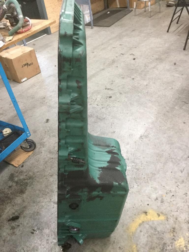 Volvo VED12 Oil Pan | Payless Truck Parts