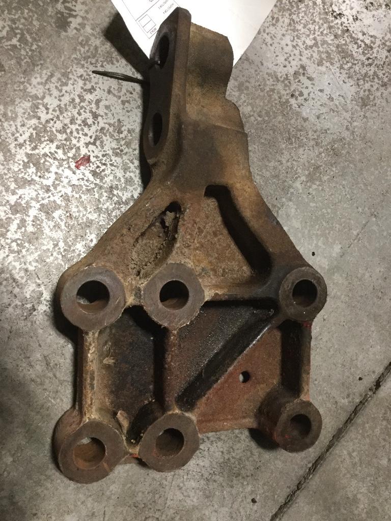 Engine Mounts | Payless Truck Parts