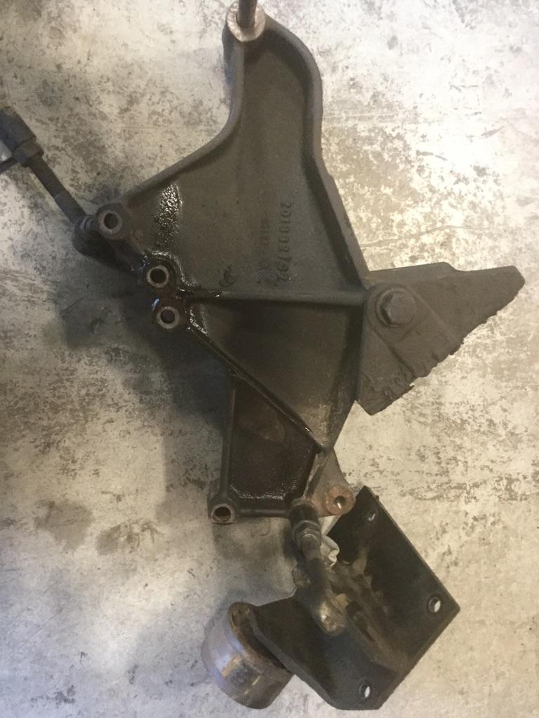 Cat Brackets, Misc. | Payless Truck Parts