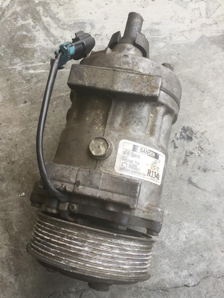 Air Conditioner Compressor | Payless Truck Parts