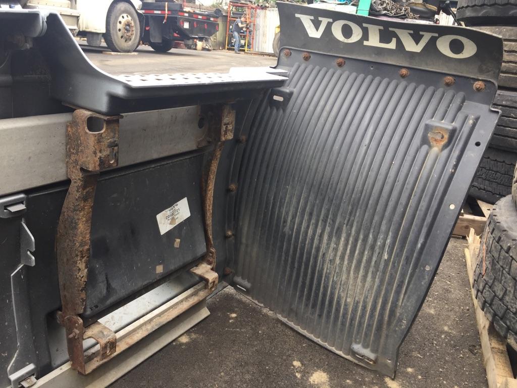 Volvo Side Fairing | Payless Truck Parts