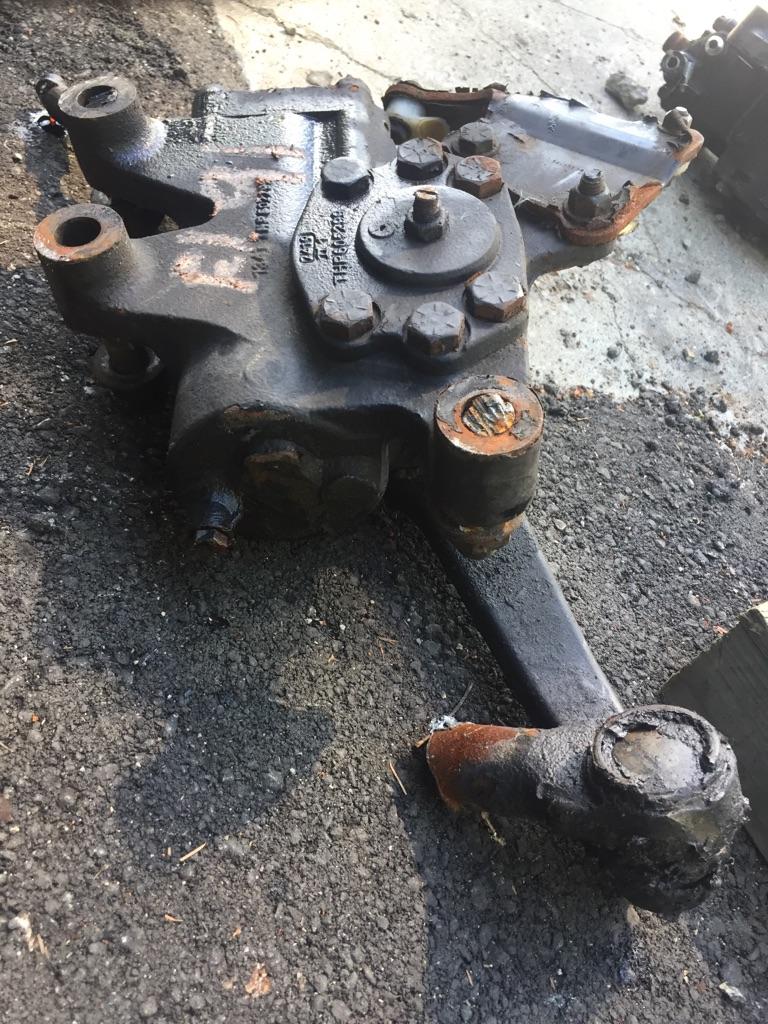 2014 Freightliner Cascadia Steering Gear / Rack | Payless Truck Parts