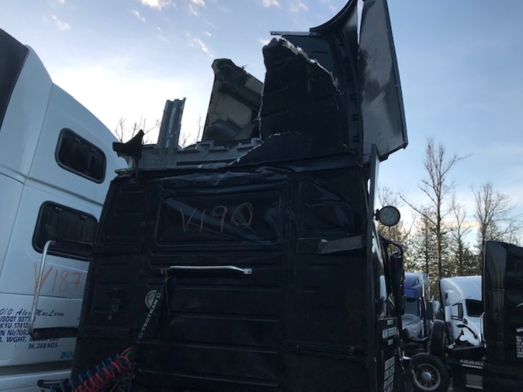 V190 - 2014 Volvo VNL64 | Payless Truck Parts