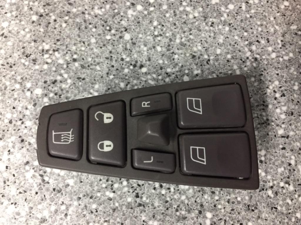 2015 Volvo Vn670 Door Assembly, Front | Payless Truck Parts