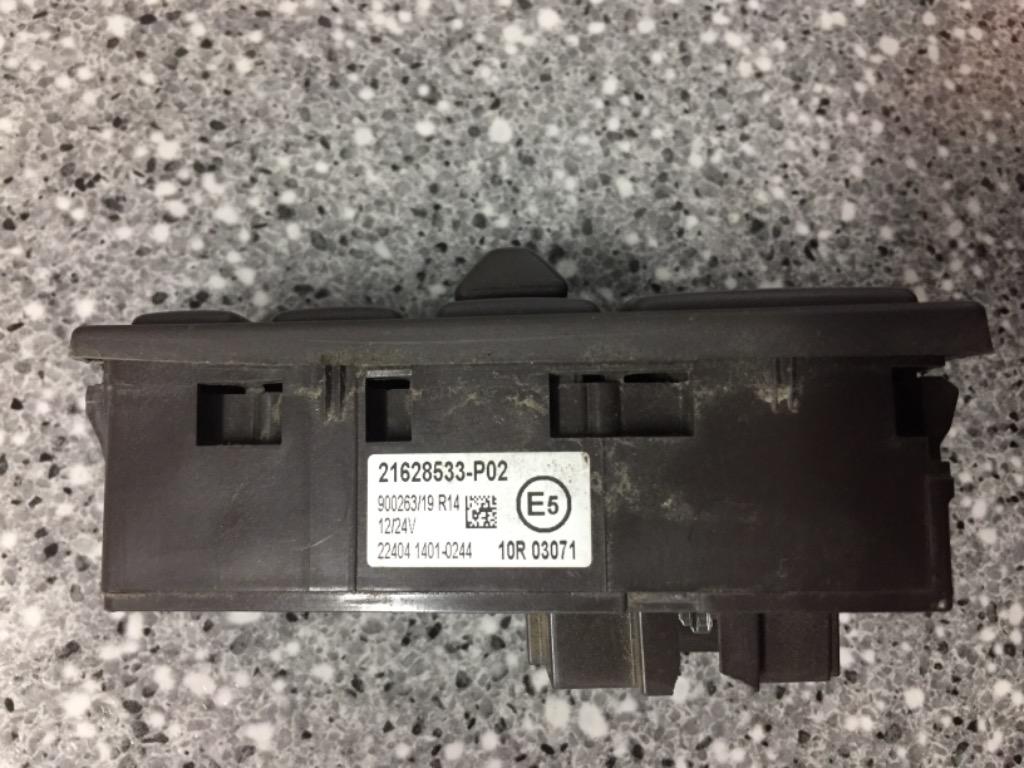 2015 Volvo Vn670 Door Assembly, Front | Payless Truck Parts