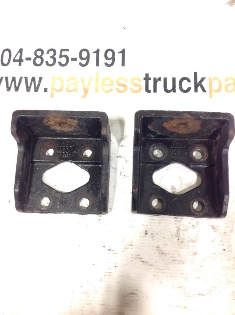 Engine Mounts | Payless Truck Parts