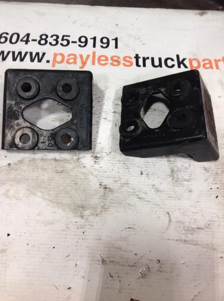 Engine Mounts | Payless Truck Parts