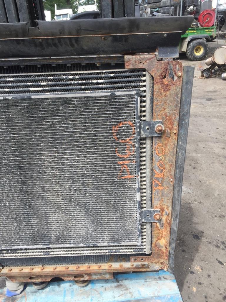 2005 Peterbilt 379 Radiator | Payless Truck Parts