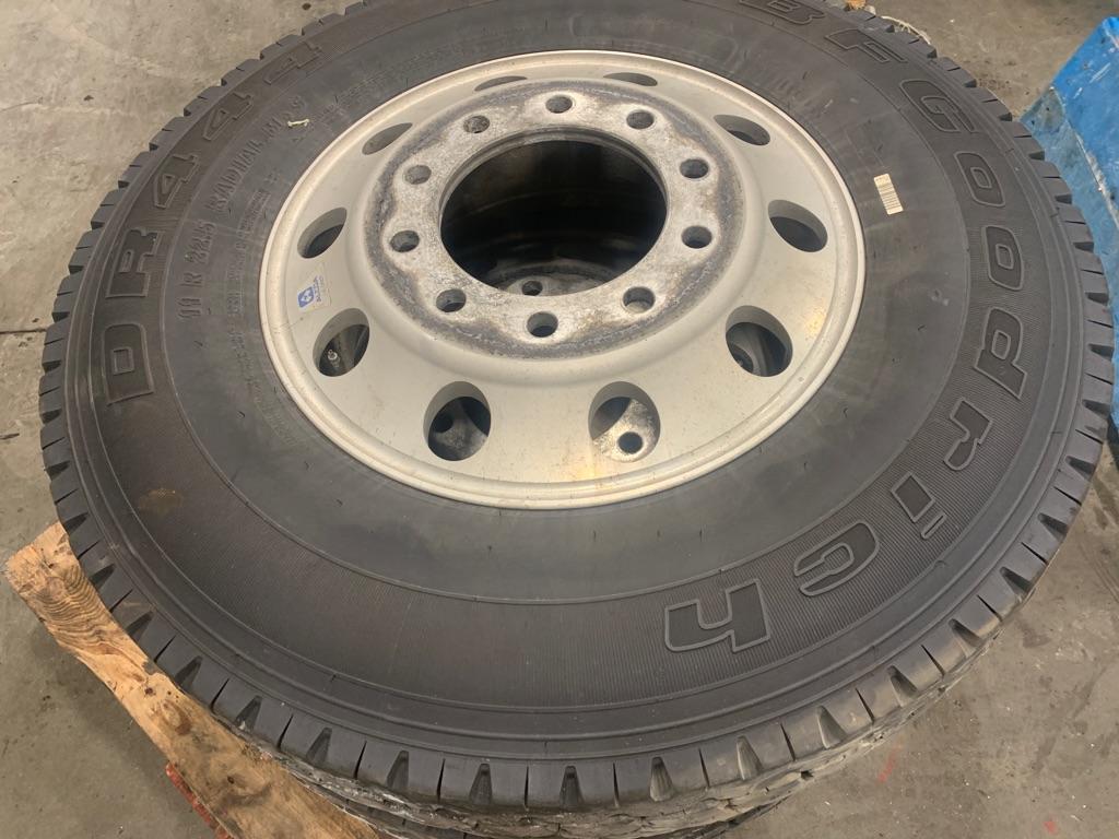 2017 Dayton Cascadia Tire and Rim | Payless Truck Parts