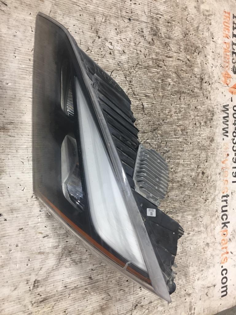 Freightliner Cascadia Headlamp Assembly | Payless Truck Parts