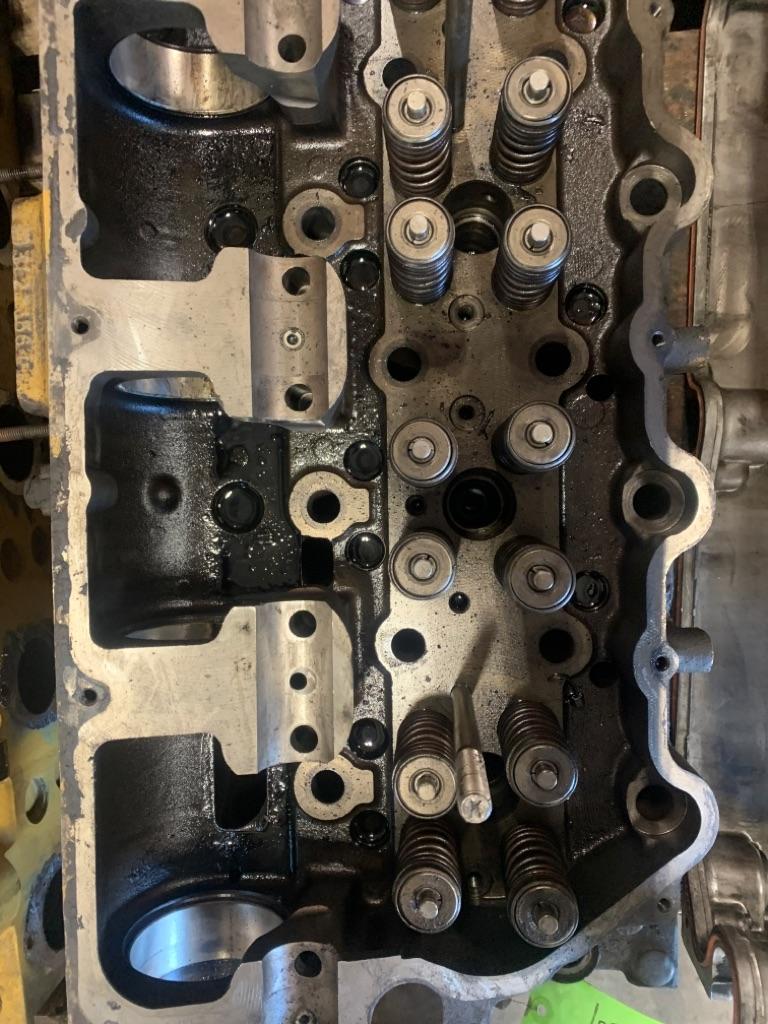 Cat C-15 Cylinder Head | Payless Truck Parts