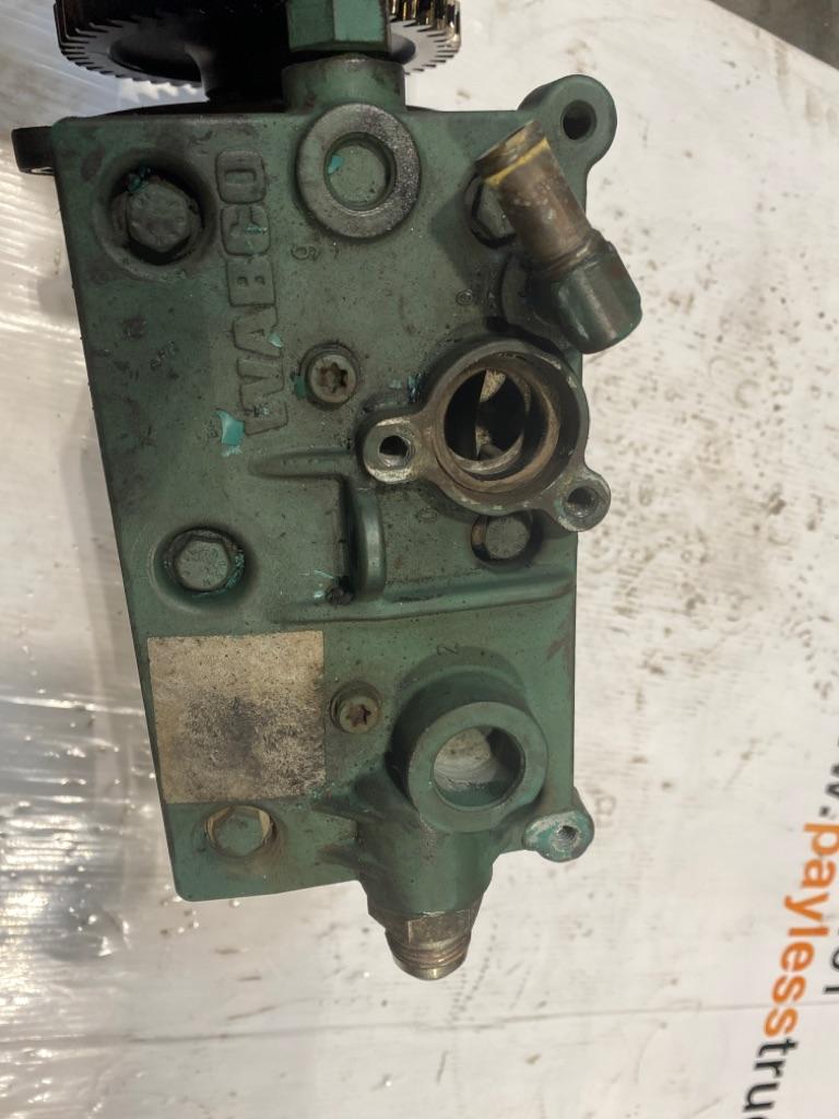 Volvo D13 SCR Air Compressor | Payless Truck Parts