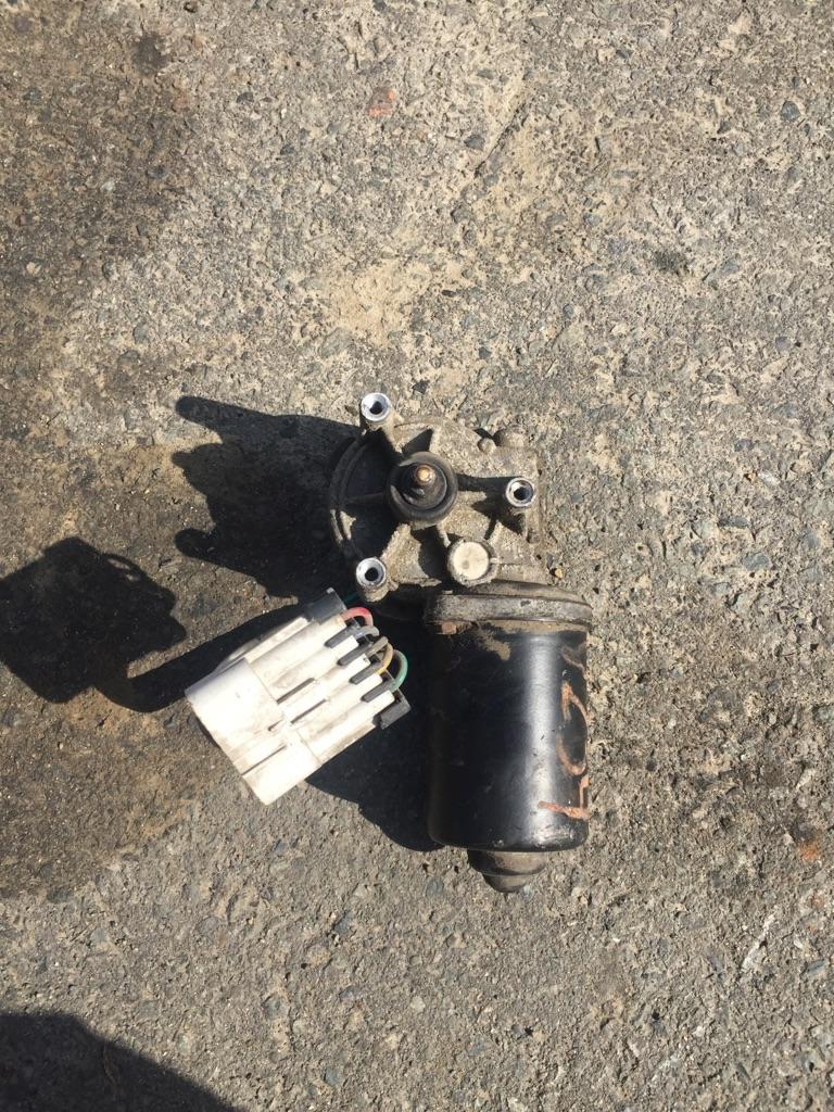 2017 Volvo Vnl670 Wiper Motor, Windshield | Payless Truck Parts