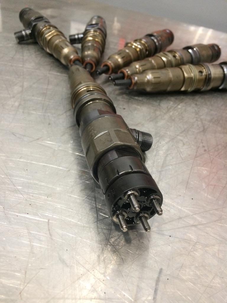 Detroit DD15 Fuel Injector | Payless Truck Parts