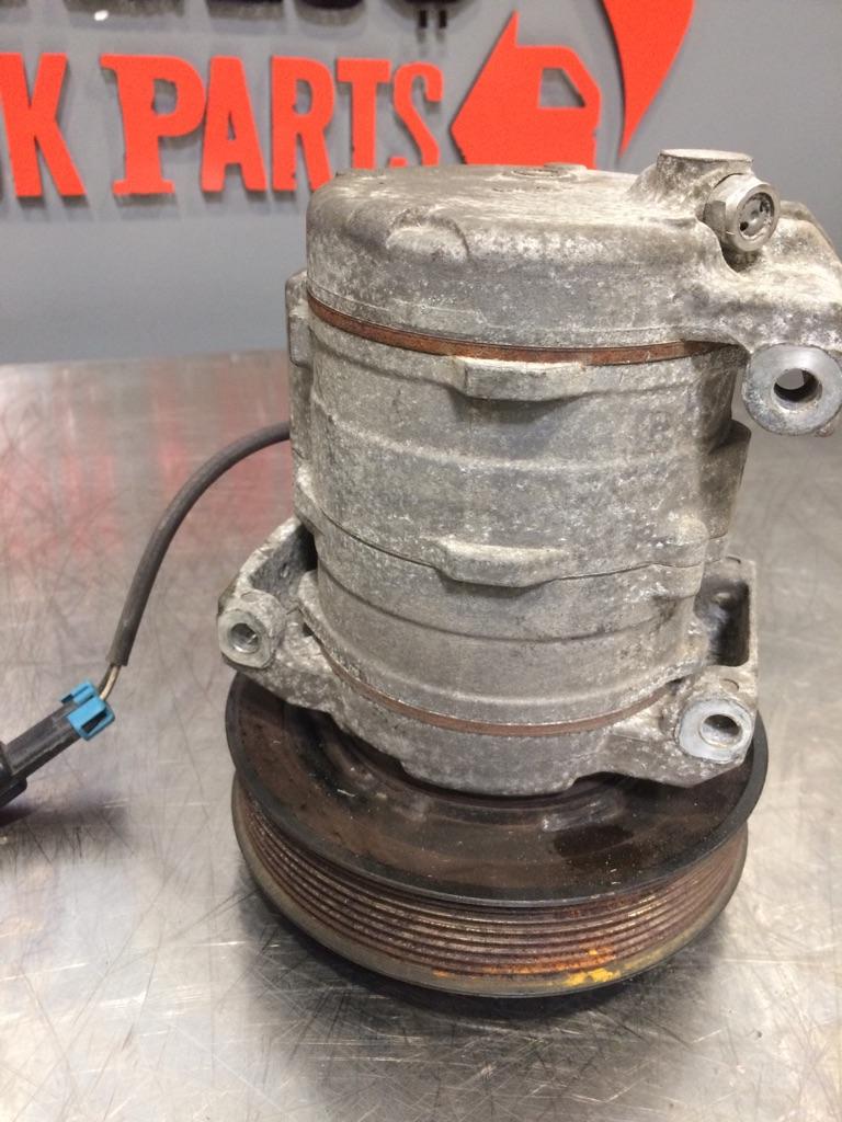 Detroit DD15 Air Conditioner Compressor | Payless Truck Parts