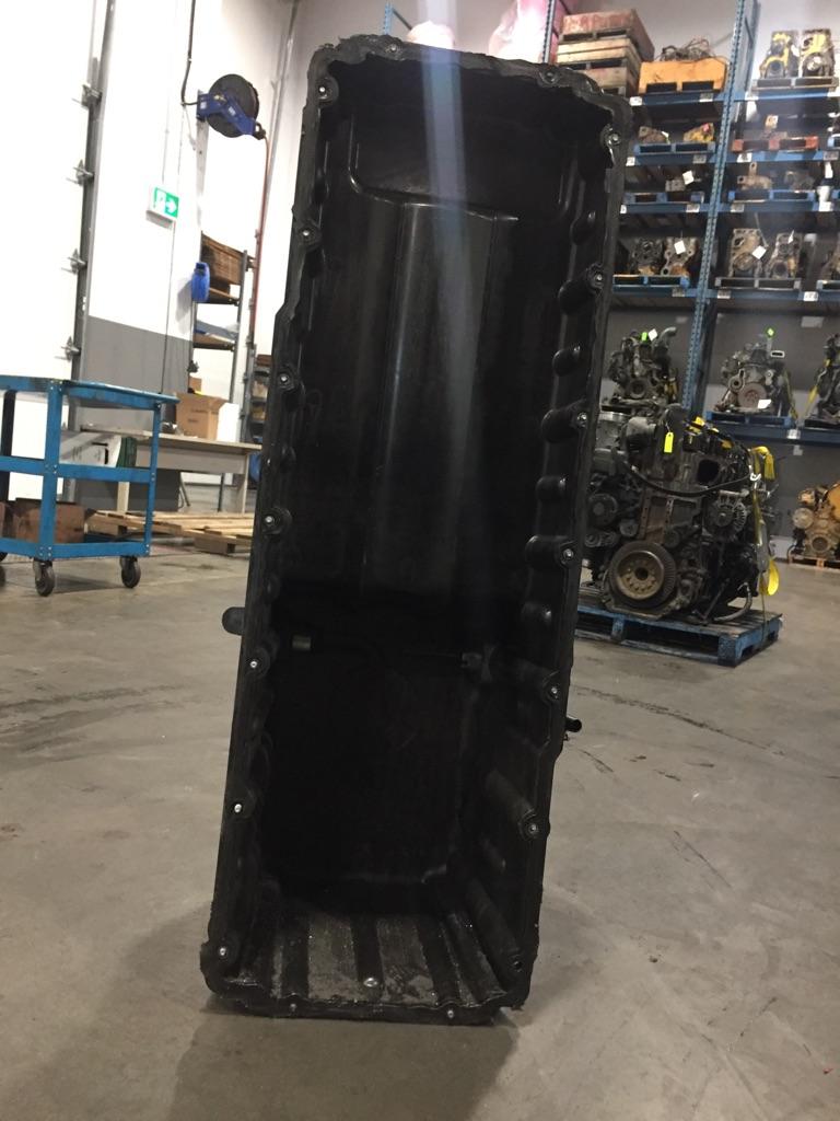Detroit Oil Pan | Payless Truck Parts