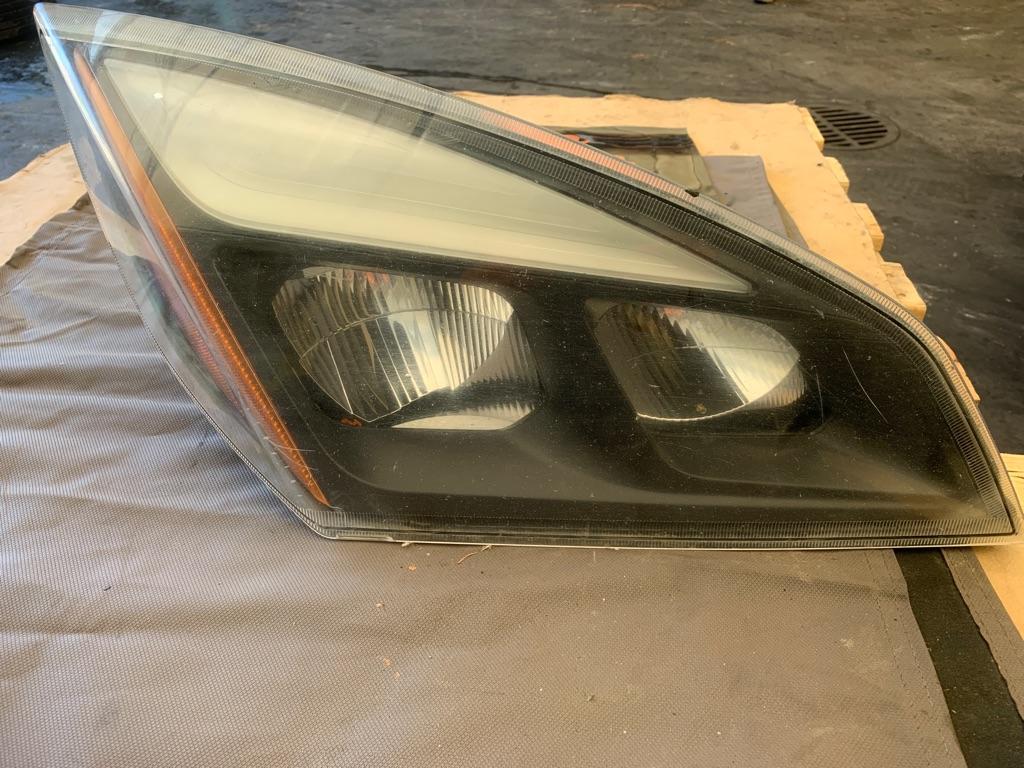 2018 Freightliner Cascadia Headlamp Assembly | Payless Truck Parts