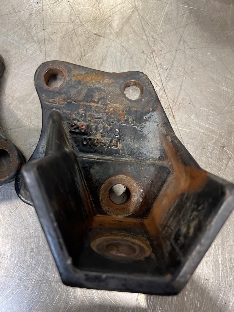 Engine Mounts | Payless Truck Parts