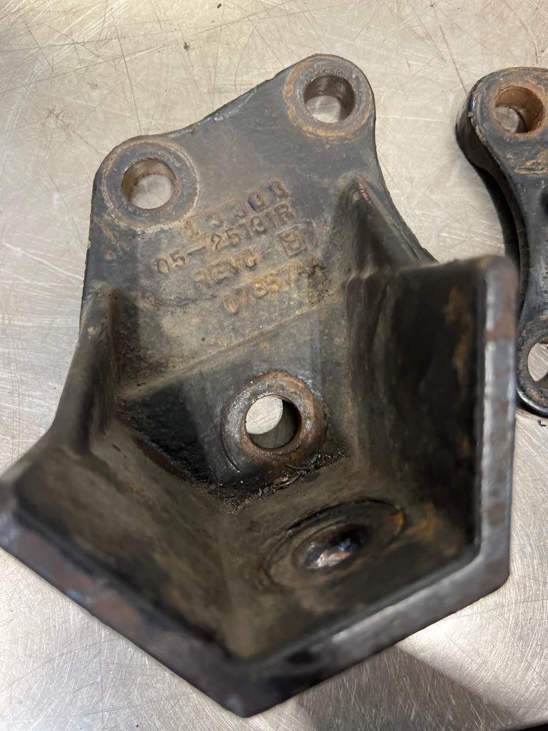 Engine Mounts | Payless Truck Parts