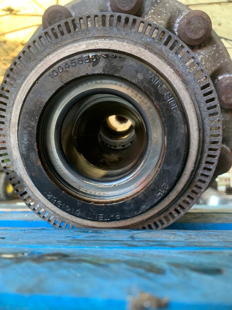 Freightliner Cascadia Hub | Payless Truck Parts