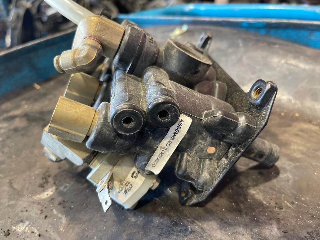 VAVLE AIR BRAKE | Payless Truck Parts
