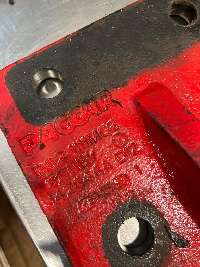 Paccar Engine Mounts | Payless Truck Parts
