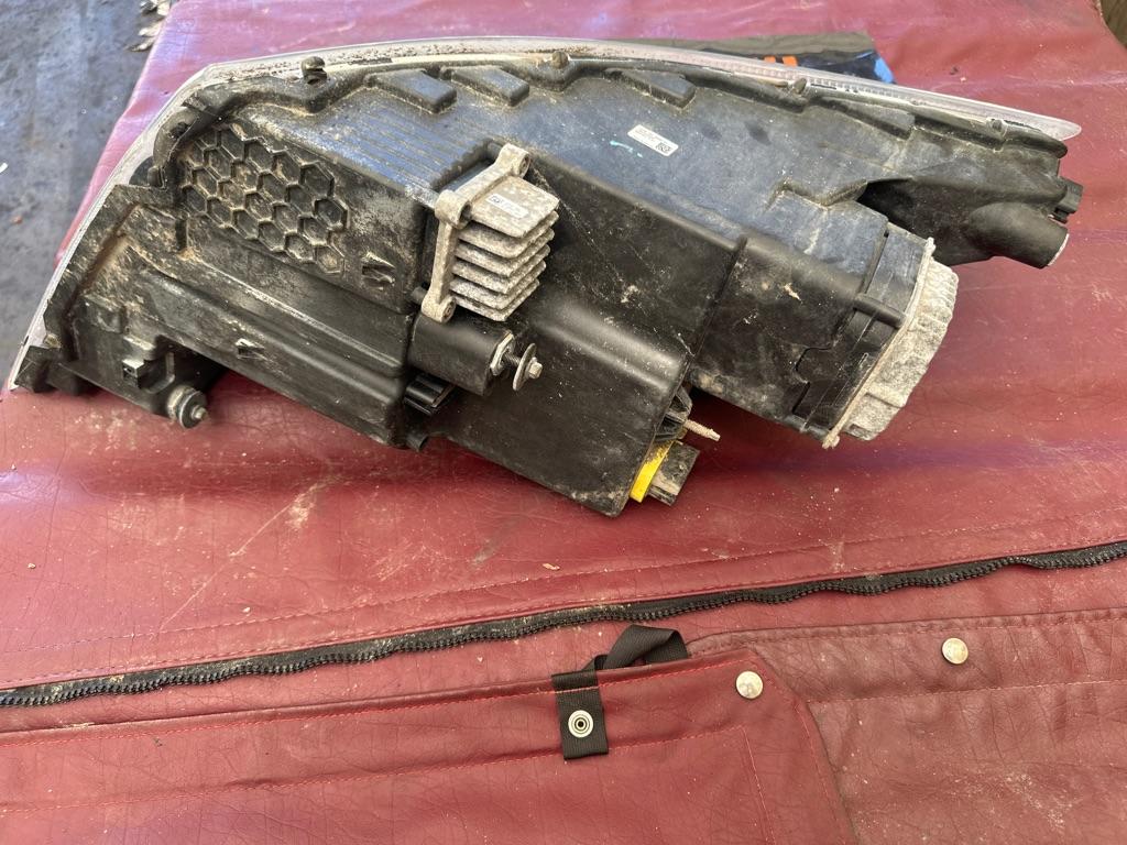 Headlamp Assembly | Payless Truck Parts