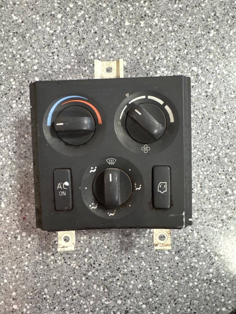 2005 Volvo Vnl670 Temperature Control | Payless Truck Parts