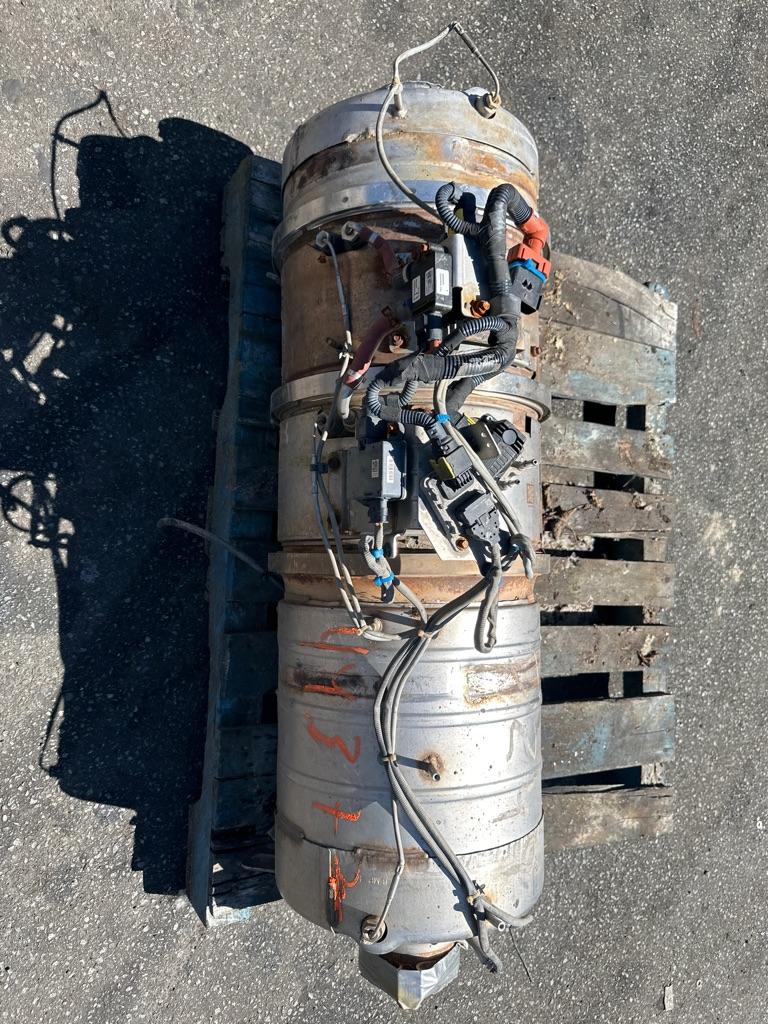 2003 Freightliner Columbia DPF(Diesel Particulate Filter) | Payless ...