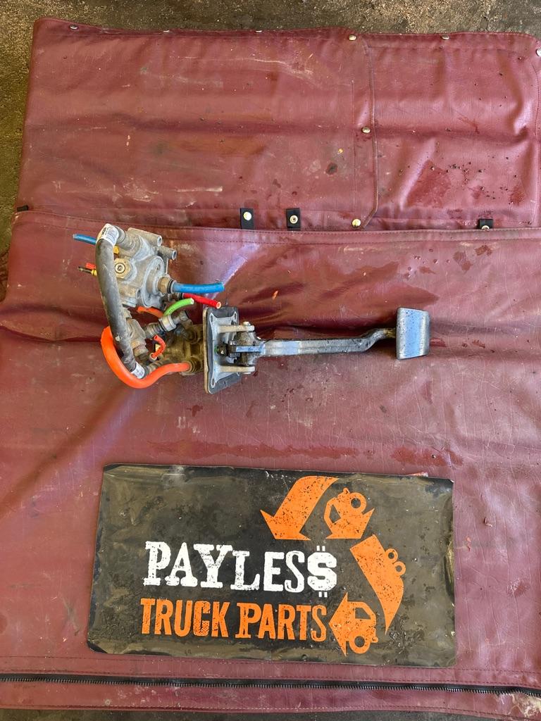 2024 Peterbilt 567 Brake / Clutch Pedal Box | Payless Truck Parts